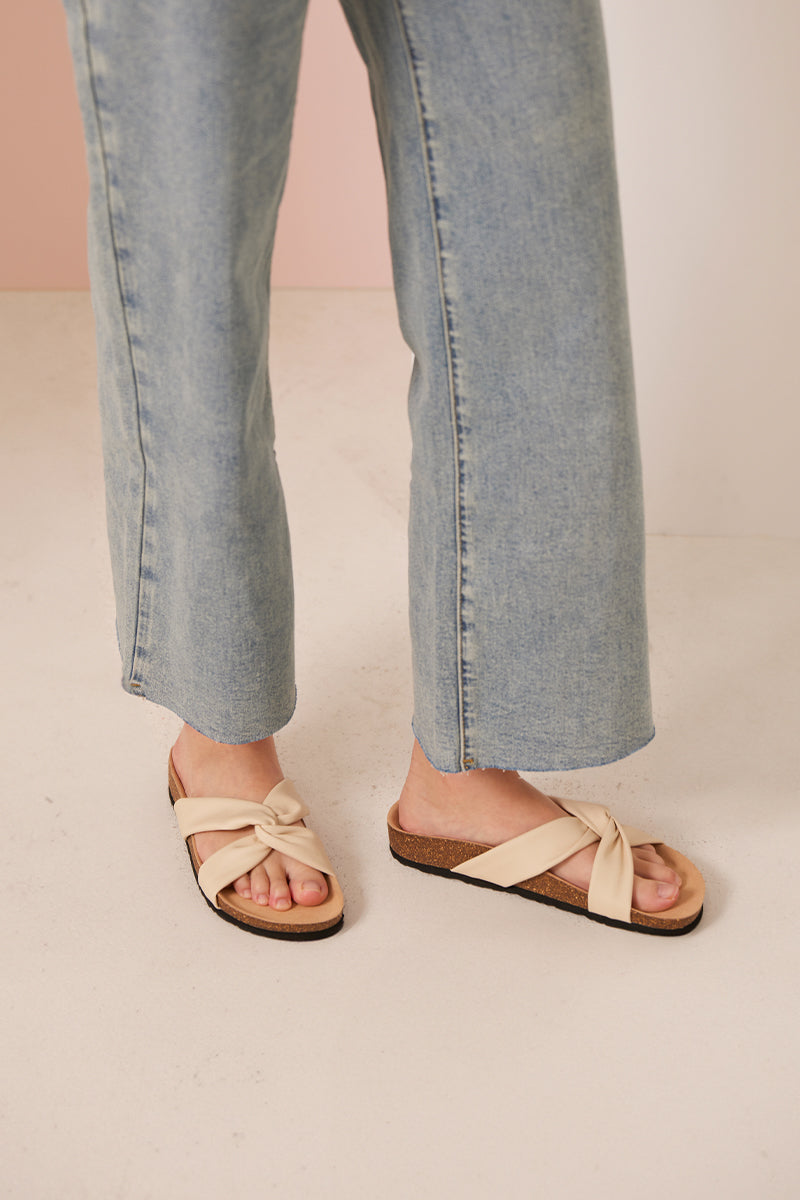 Genoa Twist Chunky Sliders in Cream – Sunday Staples