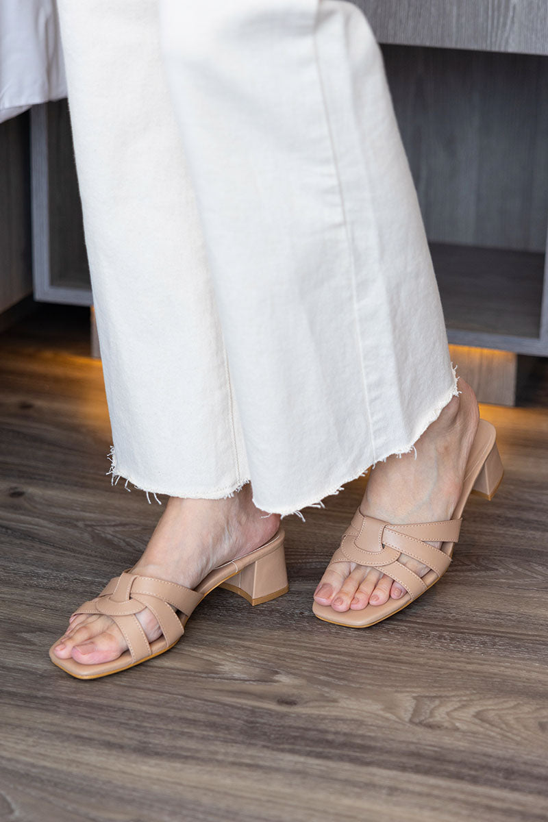 Ruuda Interlocking Block Heels in Nude – Sunday Staples