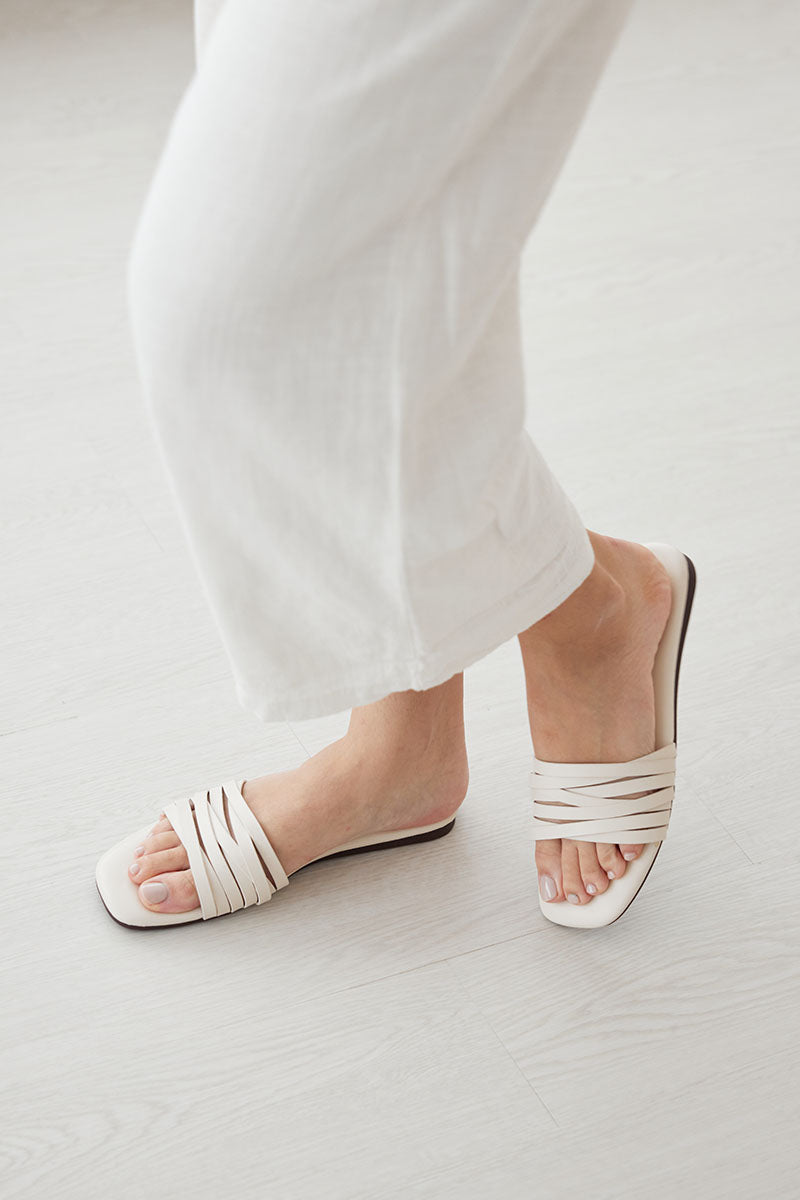Tara Cloud Sliders in Cream – Sunday Staples