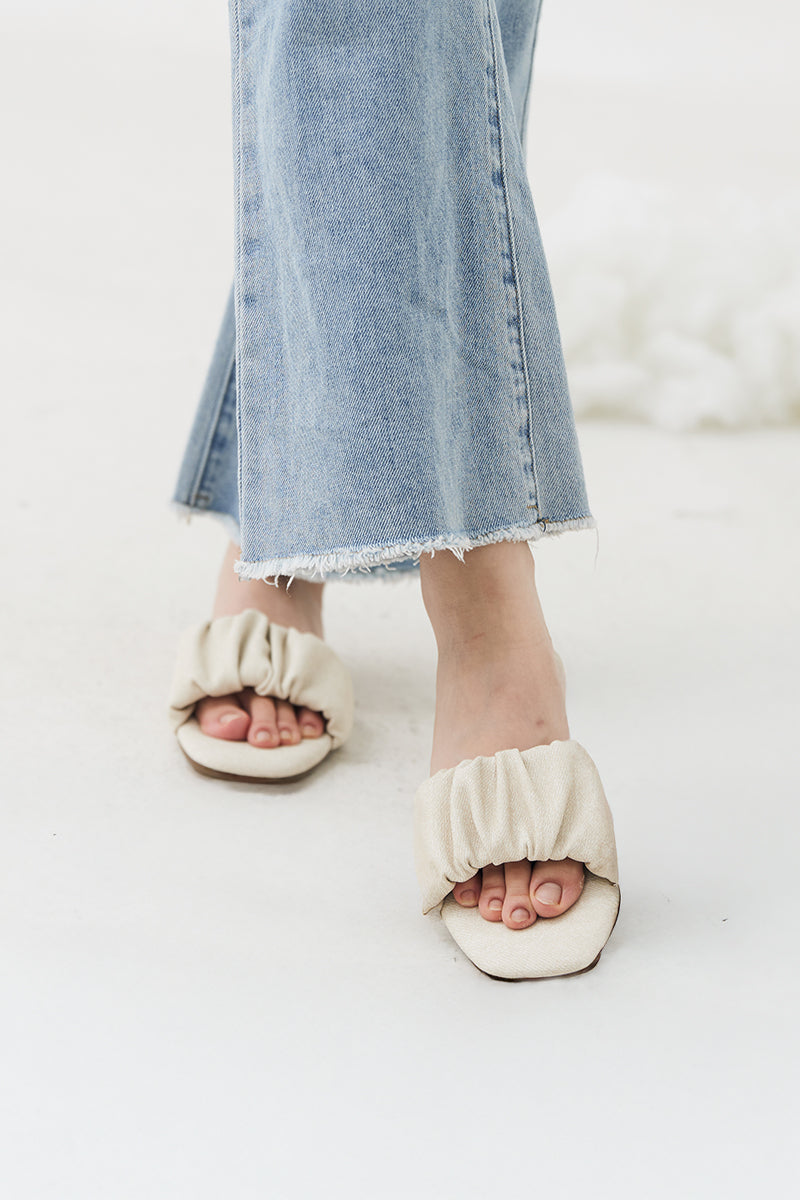 Willow Cloud Sliders in Waterproof Linen – Sunday Staples