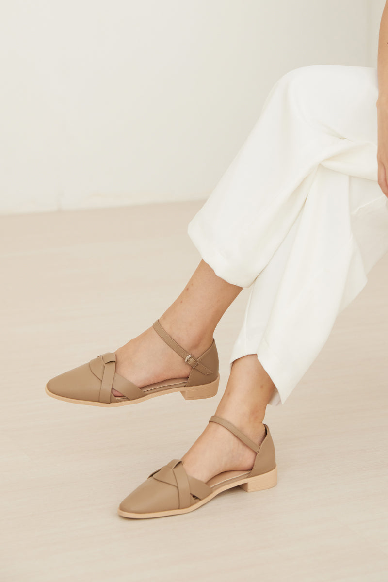 River Weaved Flats in Taupe – Sunday Staples